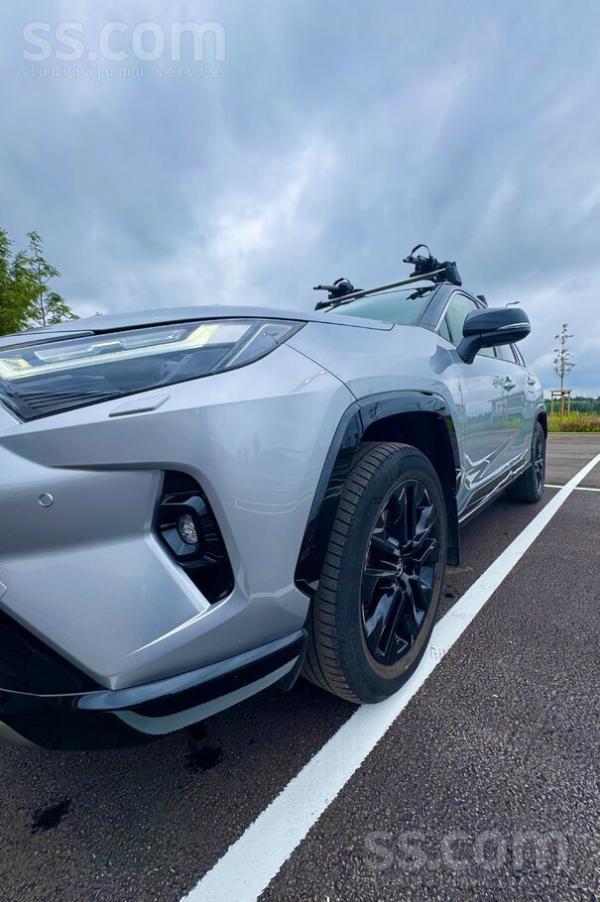 Pelēks Toyota RAV4 2022 Rīga, ar dzinēja tilpumu 2.50 L un nobraukumu 60 tūkst. km par 31000 €, foto 3 vietnē AUTOMOTO.COM.LV
