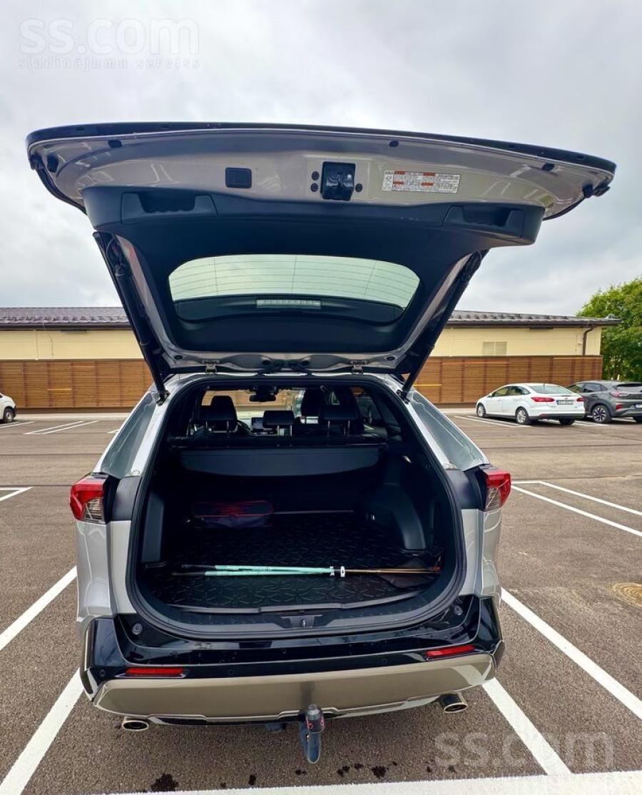 Pelēks Toyota RAV4 2022 Rīga, ar dzinēja tilpumu 2.50 L un nobraukumu 60 tūkst. km par 31000 €, foto 7 vietnē AUTOMOTO.COM.LV