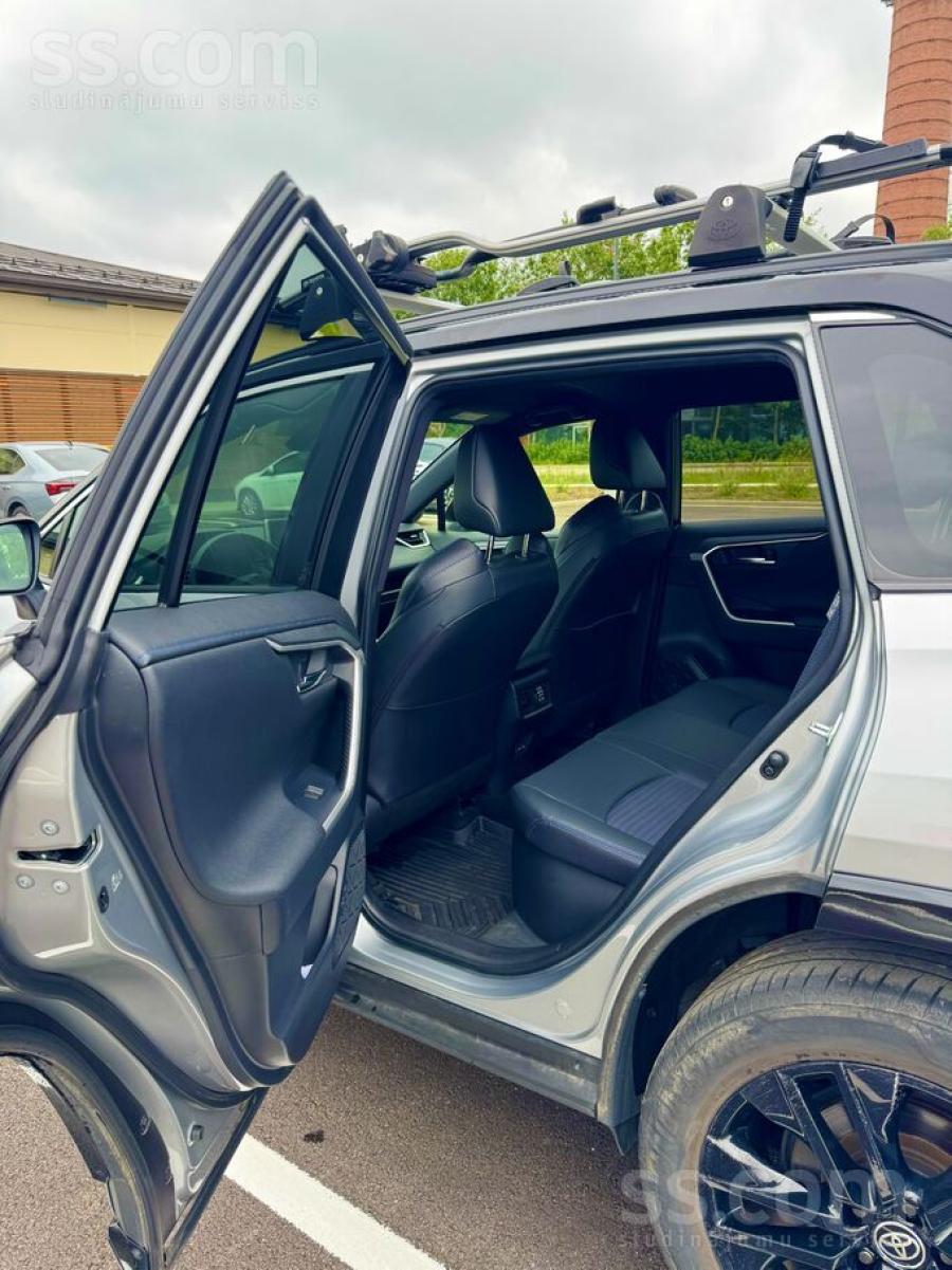 Pelēks Toyota RAV4 2022 Rīga, ar dzinēja tilpumu 2.50 L un nobraukumu 60 tūkst. km par 31000 €, foto 8 vietnē AUTOMOTO.COM.LV