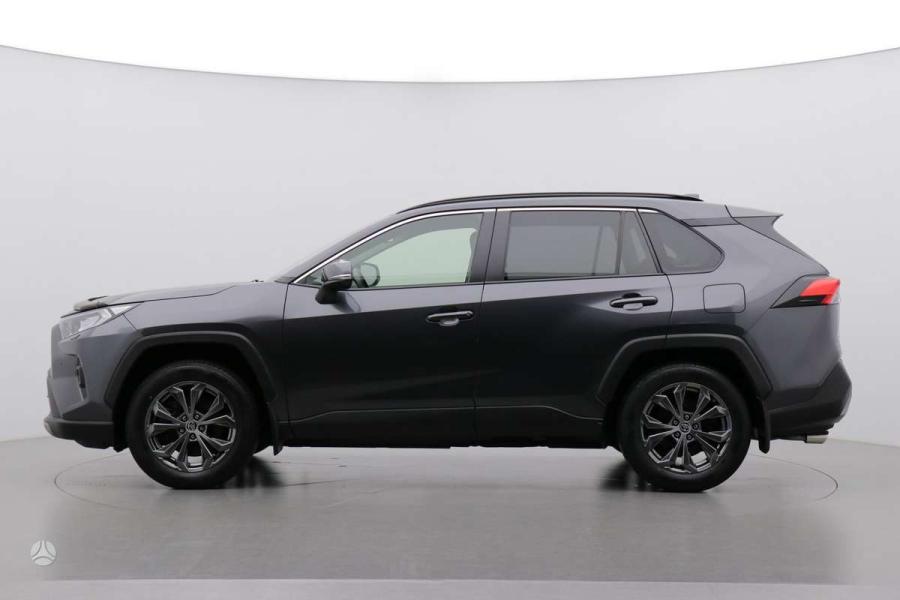 Grey Toyota RAV4 2022 in Vilnius, with an engine capacity of 2.49 L and mileage of 54 thousand km for 34900 €, photo 5 on AUTOMOTO.COM.LV