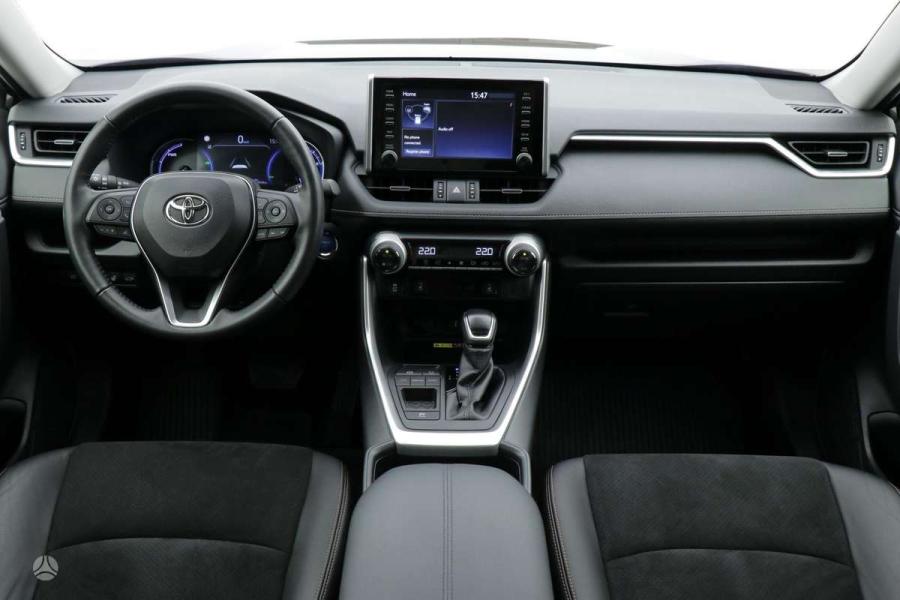 Grey Toyota RAV4 2022 in Vilnius, with an engine capacity of 2.49 L and mileage of 54 thousand km for 34900 €, photo 8 on AUTOMOTO.COM.LV
