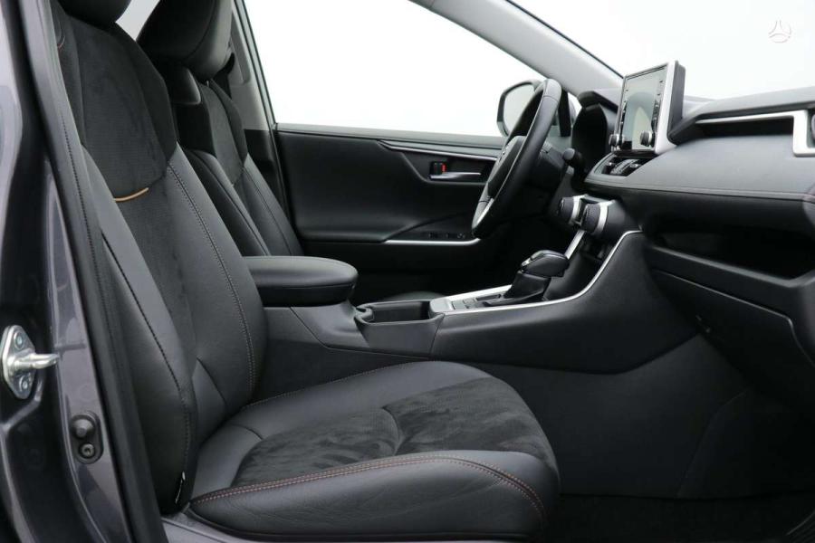 Grey Toyota RAV4 2022 in Vilnius, with an engine capacity of 2.49 L and mileage of 54 thousand km for 34900 €, photo 10 on AUTOMOTO.COM.LV