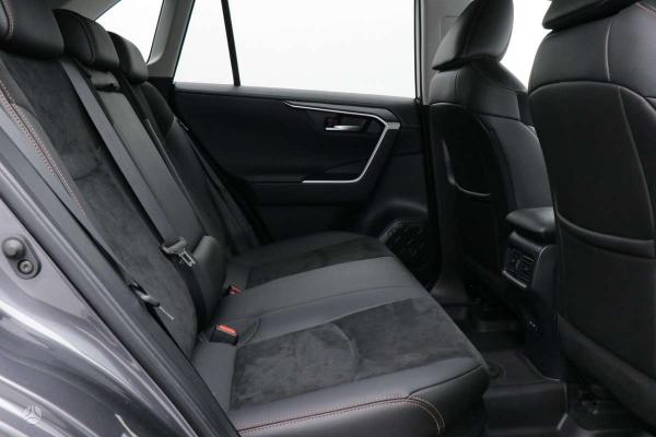 Pelēks Toyota RAV4 2022 Viļņa, ar dzinēja tilpumu 2.49 L un nobraukumu 54 tūkst. km par 34900 €, foto 10 vietnē AUTOMOTO.COM.LV
