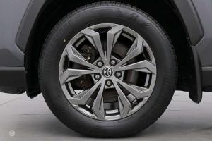 Grey Toyota RAV4 2022 in Vilnius, with an engine capacity of 2.49 L and mileage of 54 thousand km for 34900 €, photo 17 on AUTOMOTO.COM.LV