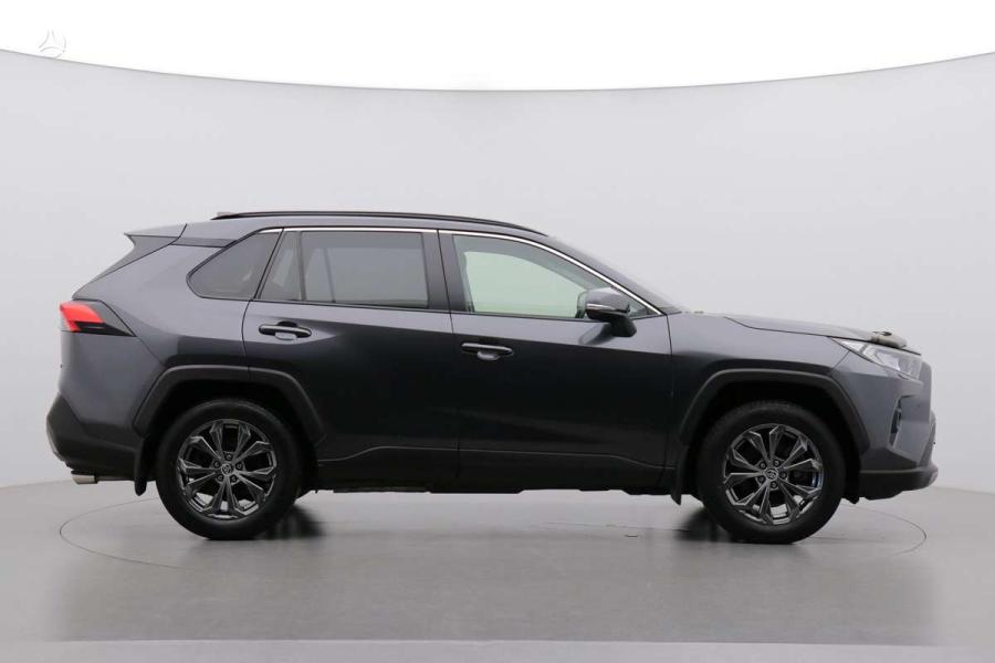 Grey Toyota RAV4 2022 in Vilnius, with an engine capacity of 2.49 L and mileage of 54 thousand km for 34900 €, photo 18 on AUTOMOTO.COM.LV
