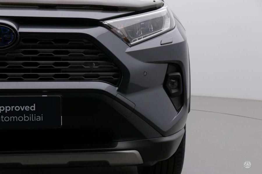 Grey Toyota RAV4 2022 in Vilnius, with an engine capacity of 2.49 L and mileage of 54 thousand km for 34900 €, photo 21 on AUTOMOTO.COM.LV