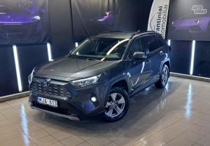 Pelēks Toyota RAV4 2022 Avižieniai, ar dzinēja tilpumu 2.50 L un nobraukumu 117 tūkst. km par 27950 €, foto  vietnē AUTOMOTO.COM.LV