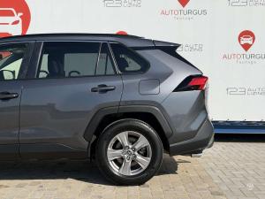 Pelēks Toyota RAV4 2022 Tauragė, ar dzinēja tilpumu 2.49 L un nobraukumu 214 tūkst. km par 19800 €, foto 18 vietnē AUTOMOTO.COM.LV