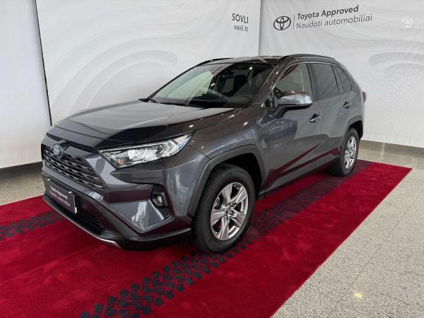 Grey Toyota RAV4 2022 in Siauliai, with an engine capacity of 2.49 L and mileage of 153 thousand km for 25900 €, photo 1 on AUTOMOTO.COM.LV