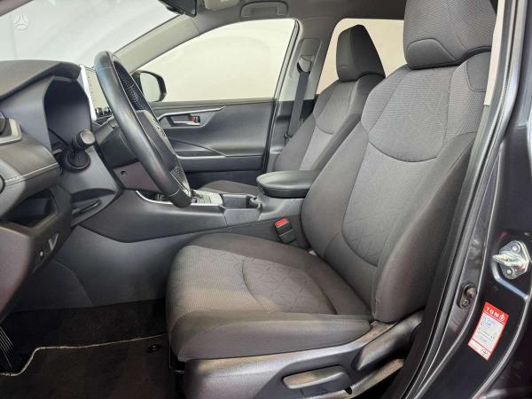 Grey Toyota RAV4 2022 in Siauliai, with an engine capacity of 2.49 L and mileage of 153 thousand km for 25900 €, photo 10 on AUTOMOTO.COM.LV