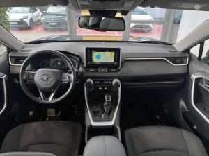 Grey Toyota RAV4 2022 in Siauliai, with an engine capacity of 2.49 L and mileage of 153 thousand km for 25900 €, photo 13 on AUTOMOTO.COM.LV