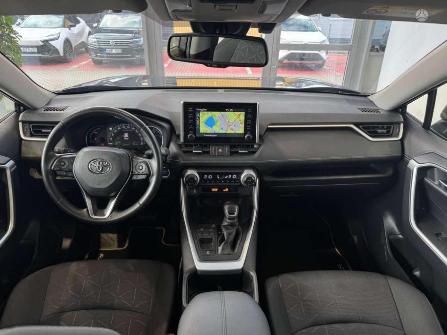 Grey Toyota RAV4 2022 in Siauliai, with an engine capacity of 2.49 L and mileage of 153 thousand km for 25900 €, photo 13 on AUTOMOTO.COM.LV