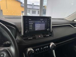 Grey Toyota RAV4 2022 in Siauliai, with an engine capacity of 2.49 L and mileage of 153 thousand km for 25900 €, photo 19 on AUTOMOTO.COM.LV