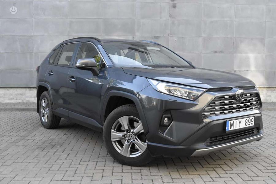 Pelēks Toyota RAV4 2022 Viļņa, ar dzinēja tilpumu 1.99 L un nobraukumu 105 tūkst. km par 21888 €, foto 4 vietnē AUTOMOTO.COM.LV
