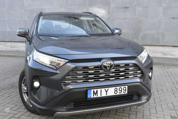 Grey Toyota RAV4 2022 in Vilnius, with an engine capacity of 1.99 L and mileage of 105 thousand km for 21888 €, photo 4 on AUTOMOTO.COM.LV