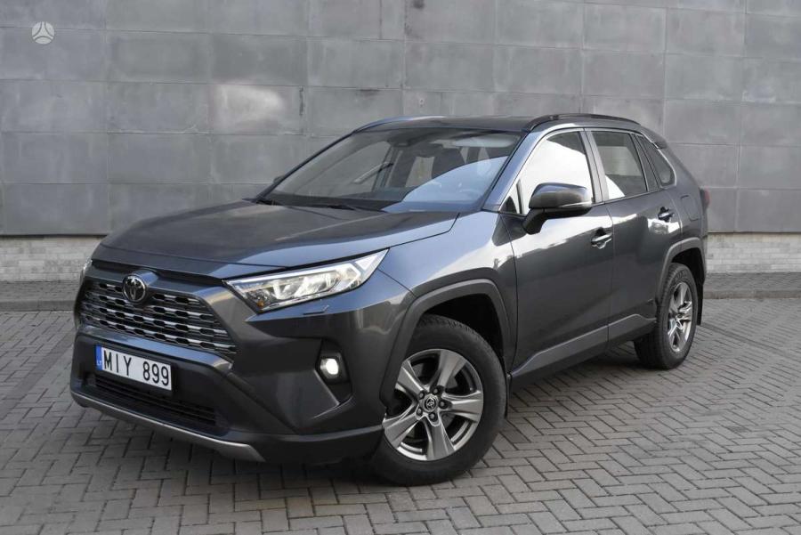 Pelēks Toyota RAV4 2022 Viļņa, ar dzinēja tilpumu 1.99 L un nobraukumu 105 tūkst. km par 21888 €, foto 7 vietnē AUTOMOTO.COM.LV