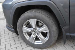 Pelēks Toyota RAV4 2022 Viļņa, ar dzinēja tilpumu 1.99 L un nobraukumu 105 tūkst. km par 21888 €, foto 15 vietnē AUTOMOTO.COM.LV