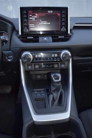 Pelēks Toyota RAV4 2022 Viļņa, ar dzinēja tilpumu 1.99 L un nobraukumu 105 tūkst. km par 21888 €, foto 17 vietnē AUTOMOTO.COM.LV