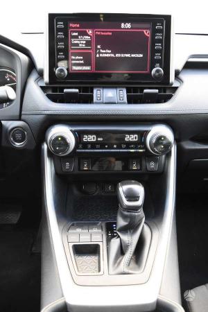 Pelēks Toyota RAV4 2022 Viļņa, ar dzinēja tilpumu 1.99 L un nobraukumu 105 tūkst. km par 21888 €, foto 18 vietnē AUTOMOTO.COM.LV