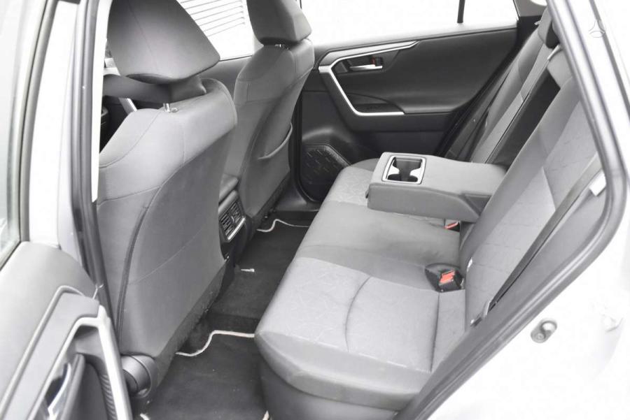 Pelēks Toyota RAV4 2022 Viļņa, ar dzinēja tilpumu 1.99 L un nobraukumu 105 tūkst. km par 21888 €, foto 23 vietnē AUTOMOTO.COM.LV