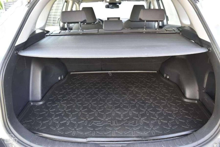 Pelēks Toyota RAV4 2022 Viļņa, ar dzinēja tilpumu 1.99 L un nobraukumu 105 tūkst. km par 21888 €, foto 24 vietnē AUTOMOTO.COM.LV