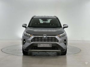 Grey Toyota RAV4 2022 in Vilnius, with an engine capacity of 2.49 L and mileage of 121 thousand km for 29900 €, photo 6 on AUTOMOTO.COM.LV