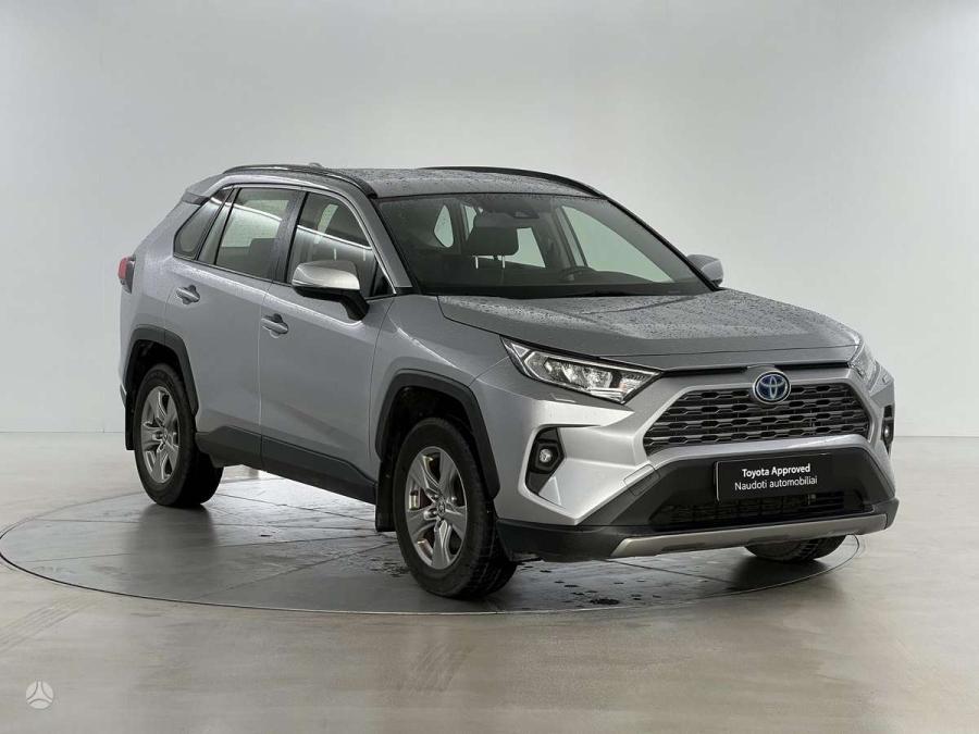 Grey Toyota RAV4 2022 in Vilnius, with an engine capacity of 2.49 L and mileage of 121 thousand km for 29900 €, photo 19 on AUTOMOTO.COM.LV