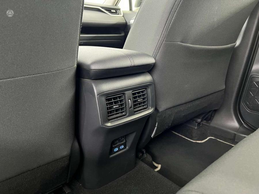 Grey Toyota RAV4 2022 in Vilnius, with an engine capacity of 2.49 L and mileage of 121 thousand km for 29900 €, photo 25 on AUTOMOTO.COM.LV