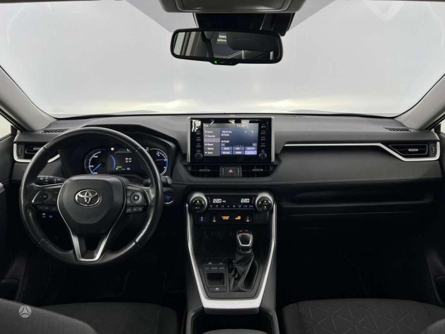 Grey Toyota RAV4 2022 in Vilnius, with an engine capacity of 2.49 L and mileage of 148 thousand km for 26900 €, photo 9 on AUTOMOTO.COM.LV