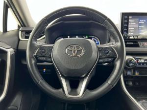Grey Toyota RAV4 2022 in Vilnius, with an engine capacity of 2.49 L and mileage of 148 thousand km for 26900 €, photo 13 on AUTOMOTO.COM.LV