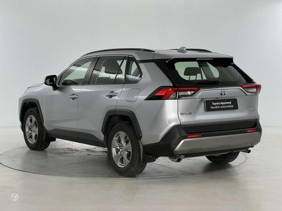 Grey Toyota RAV4 2022 in Vilnius, with an engine capacity of 2.49 L and mileage of 148 thousand km for 26900 €, photo 18 on AUTOMOTO.COM.LV
