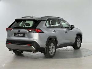 Grey Toyota RAV4 2022 in Vilnius, with an engine capacity of 2.49 L and mileage of 148 thousand km for 26900 €, photo 21 on AUTOMOTO.COM.LV