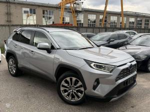 Grey Toyota RAV4 2022 in Vilnius, with an engine capacity of 2.49 L and mileage of 205 thousand km for 23700 €, photo 9 on AUTOMOTO.COM.LV