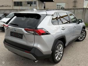Grey Toyota RAV4 2022 in Vilnius, with an engine capacity of 2.49 L and mileage of 205 thousand km for 23700 €, photo 11 on AUTOMOTO.COM.LV