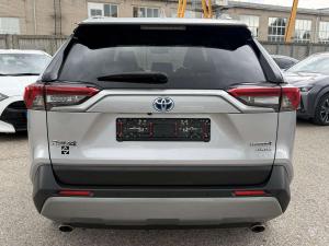 Grey Toyota RAV4 2022 in Vilnius, with an engine capacity of 2.49 L and mileage of 205 thousand km for 23700 €, photo 13 on AUTOMOTO.COM.LV