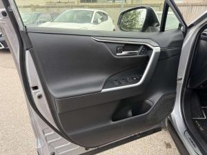 Grey Toyota RAV4 2022 in Vilnius, with an engine capacity of 2.49 L and mileage of 205 thousand km for 23700 €, photo 23 on AUTOMOTO.COM.LV