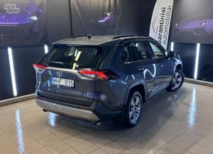 Grey Toyota RAV4 2022 in Avizieniai, with an engine capacity of 2.00 L and mileage of 85 thousand km for 23950 €, photo 3 on AUTOMOTO.COM.LV