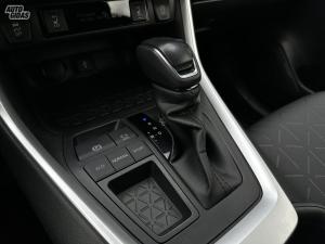 Grey Toyota RAV4 2022 in Avizieniai, with an engine capacity of 2.00 L and mileage of 85 thousand km for 23950 €, photo 24 on AUTOMOTO.COM.LV