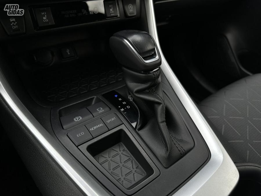 Grey Toyota RAV4 2022 in Avizieniai, with an engine capacity of 2.00 L and mileage of 85 thousand km for 23950 €, photo 24 on AUTOMOTO.COM.LV