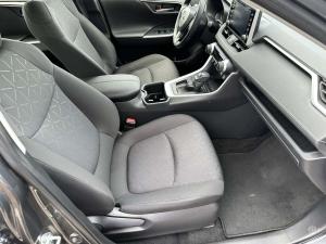 Pelēks Toyota RAV4 2022 Viļņa, ar dzinēja tilpumu 2.00 L un nobraukumu 85 tūkst. km par 23950 €, foto 7 vietnē AUTOMOTO.COM.LV
