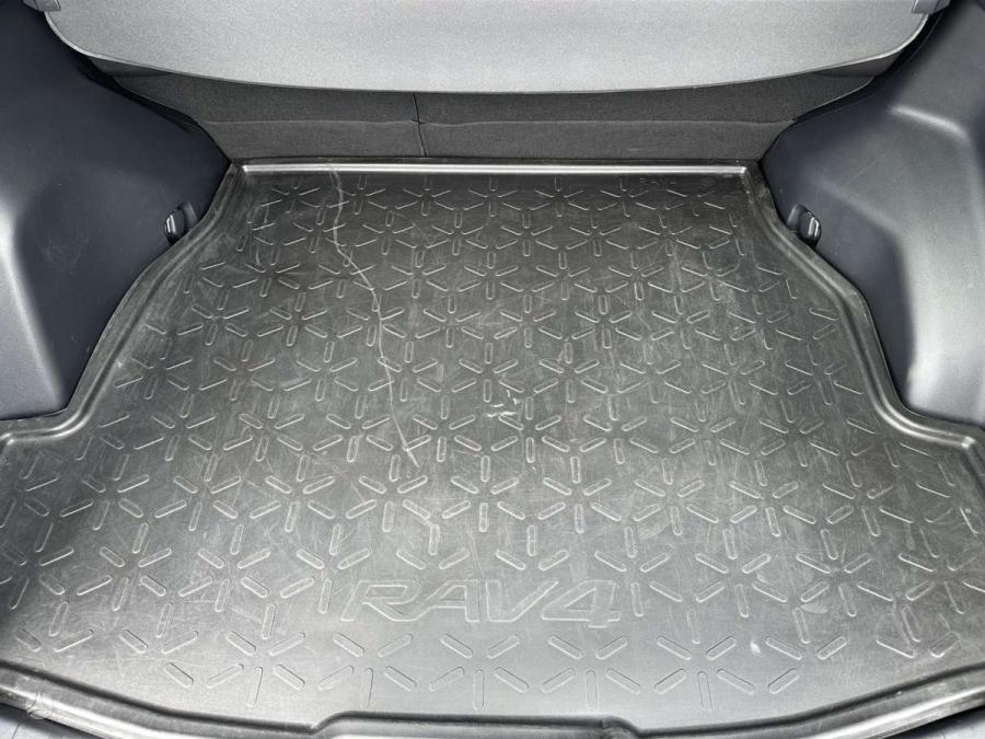 Pelēks Toyota RAV4 2022 Viļņa, ar dzinēja tilpumu 2.00 L un nobraukumu 85 tūkst. km par 23950 €, foto 9 vietnē AUTOMOTO.COM.LV