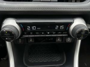 Pelēks Toyota RAV4 2022 Viļņa, ar dzinēja tilpumu 2.00 L un nobraukumu 85 tūkst. km par 23950 €, foto 22 vietnē AUTOMOTO.COM.LV