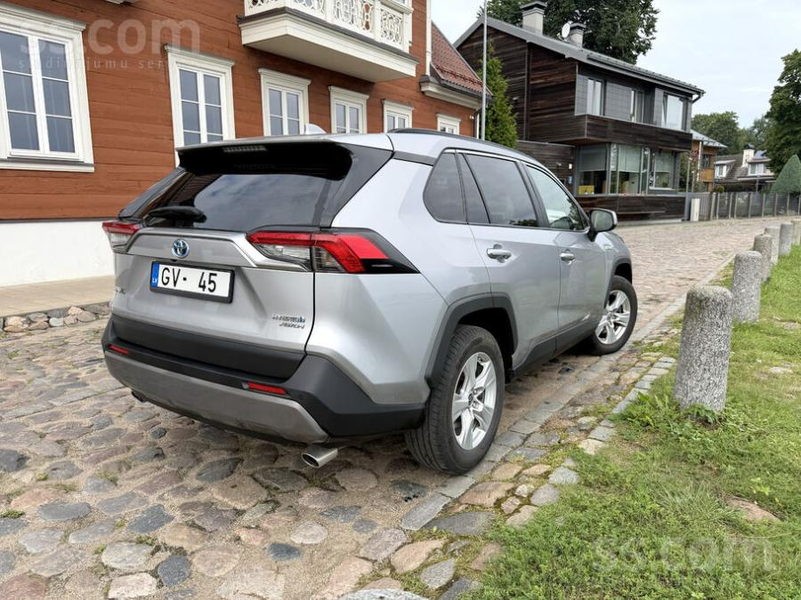 Pelēks Toyota RAV4 2022 Rīga, ar dzinēja tilpumu 2.50 L un nobraukumu 0 tūkst. km par 28500 €, foto 3 vietnē AUTOMOTO.COM.LV