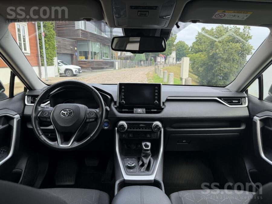 Pelēks Toyota RAV4 2022 Rīga, ar dzinēja tilpumu 2.50 L un nobraukumu 0 tūkst. km par 28500 €, foto 4 vietnē AUTOMOTO.COM.LV