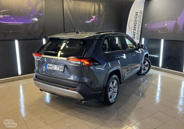 Pelēks Toyota RAV4 2022 Avižieniai, ar dzinēja tilpumu 2.00 L un nobraukumu 100 tūkst. km par 23950 €, foto 2 vietnē AUTOMOTO.COM.LV