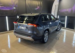 Grey Toyota RAV4 2022 in Avizieniai, with an engine capacity of 2.00 L and mileage of 100 thousand km for 23950 €, photo 3 on AUTOMOTO.COM.LV