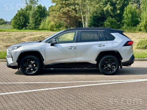 Pelēks Toyota RAV4 2022 Ventspils, ar dzinēja tilpumu 2.50 L un nobraukumu 95 tūkst. km par 29900 €, foto 8 vietnē AUTOMOTO.COM.LV