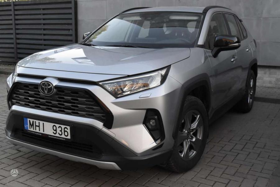 Pelēks Toyota RAV4 2022 Viļņa, ar dzinēja tilpumu 1.99 L un nobraukumu 142 tūkst. km par 20999 €, foto 3 vietnē AUTOMOTO.COM.LV