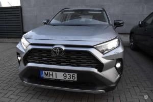 Pelēks Toyota RAV4 2022 Viļņa, ar dzinēja tilpumu 1.99 L un nobraukumu 142 tūkst. km par 20999 €, foto 5 vietnē AUTOMOTO.COM.LV