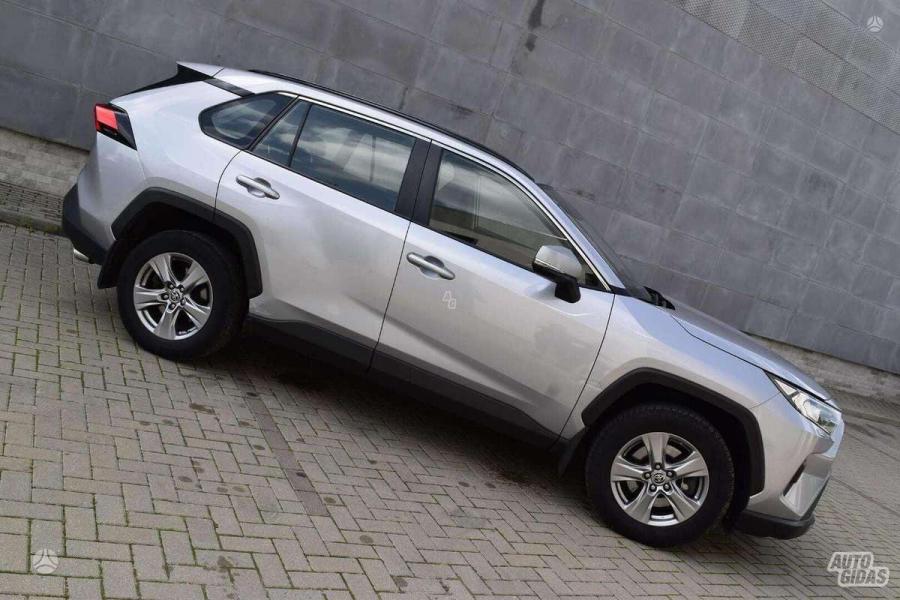 Pelēks Toyota RAV4 2022 Viļņa, ar dzinēja tilpumu 1.99 L un nobraukumu 142 tūkst. km par 20999 €, foto 7 vietnē AUTOMOTO.COM.LV